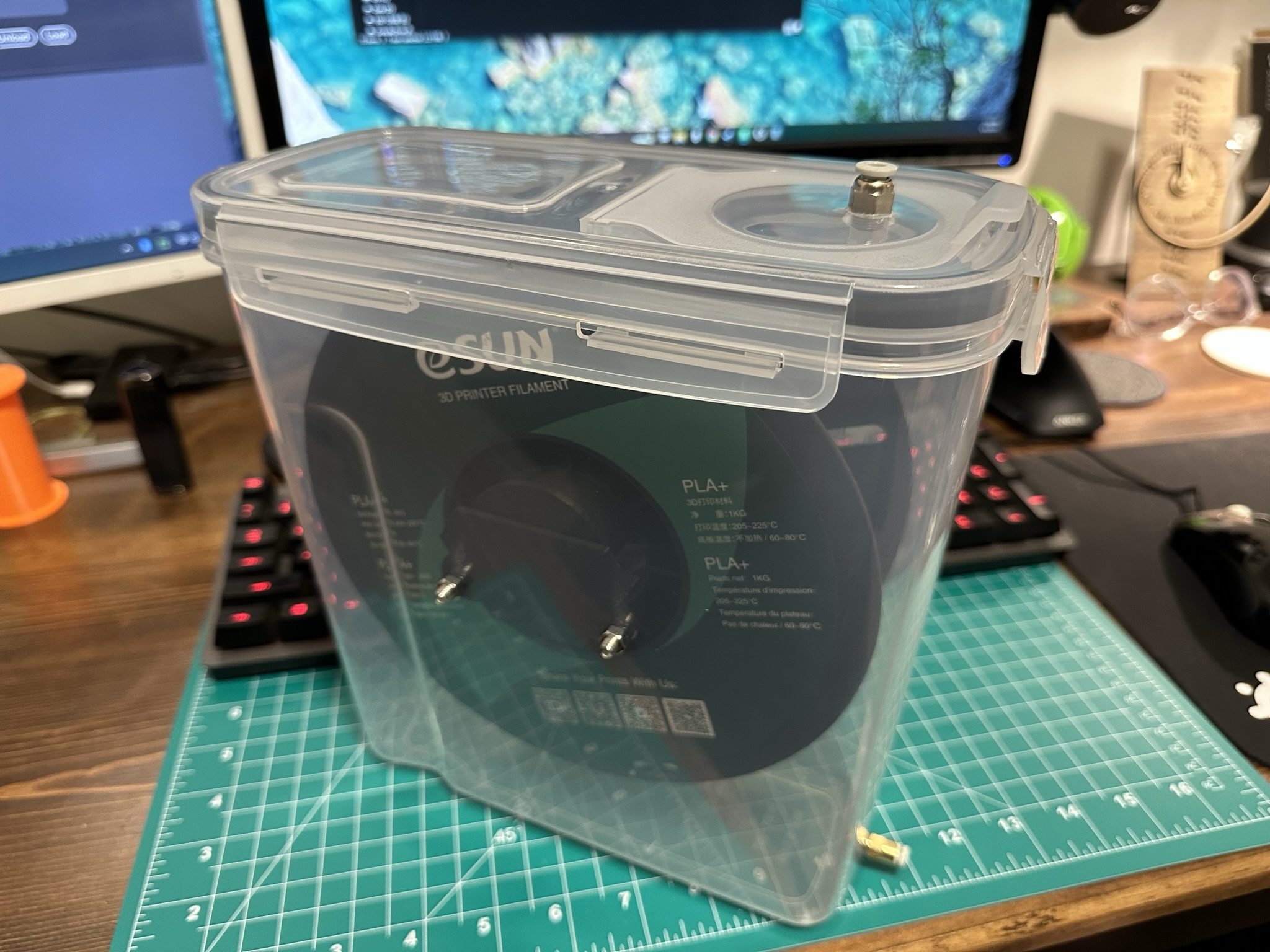 Dry Box Spool Holder by ghaobren | Download free STL model | Printables.com