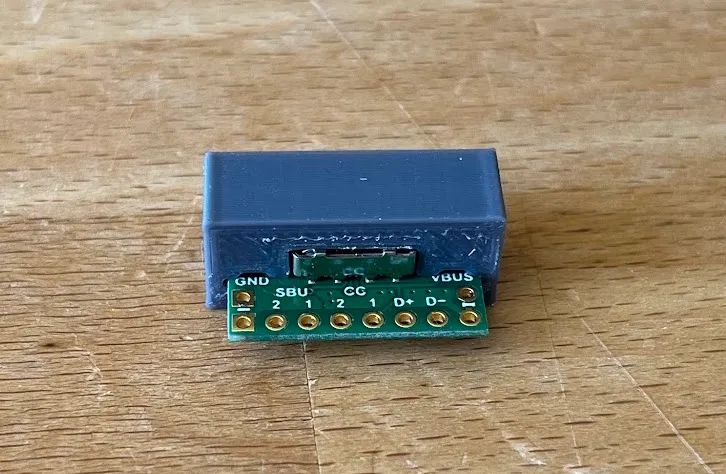 Pololu USB-C breakout board holder by plasticsuzy | Download free STL ...