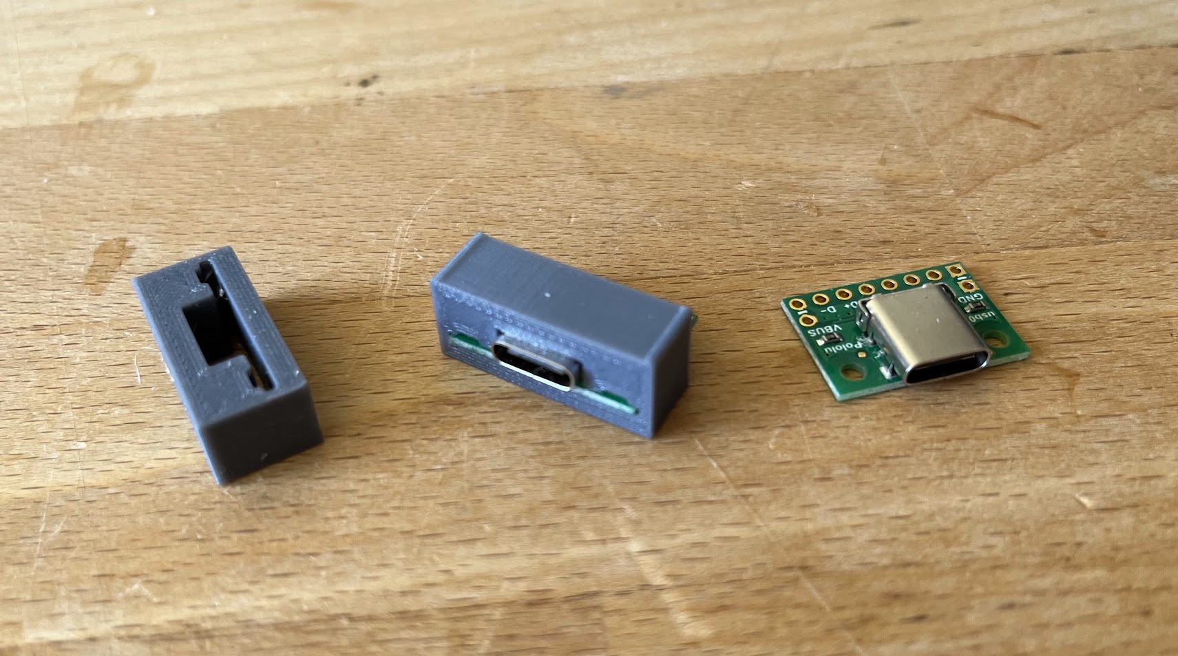 Pololu USB-C breakout board holder by plasticsuzy | Download free STL ...