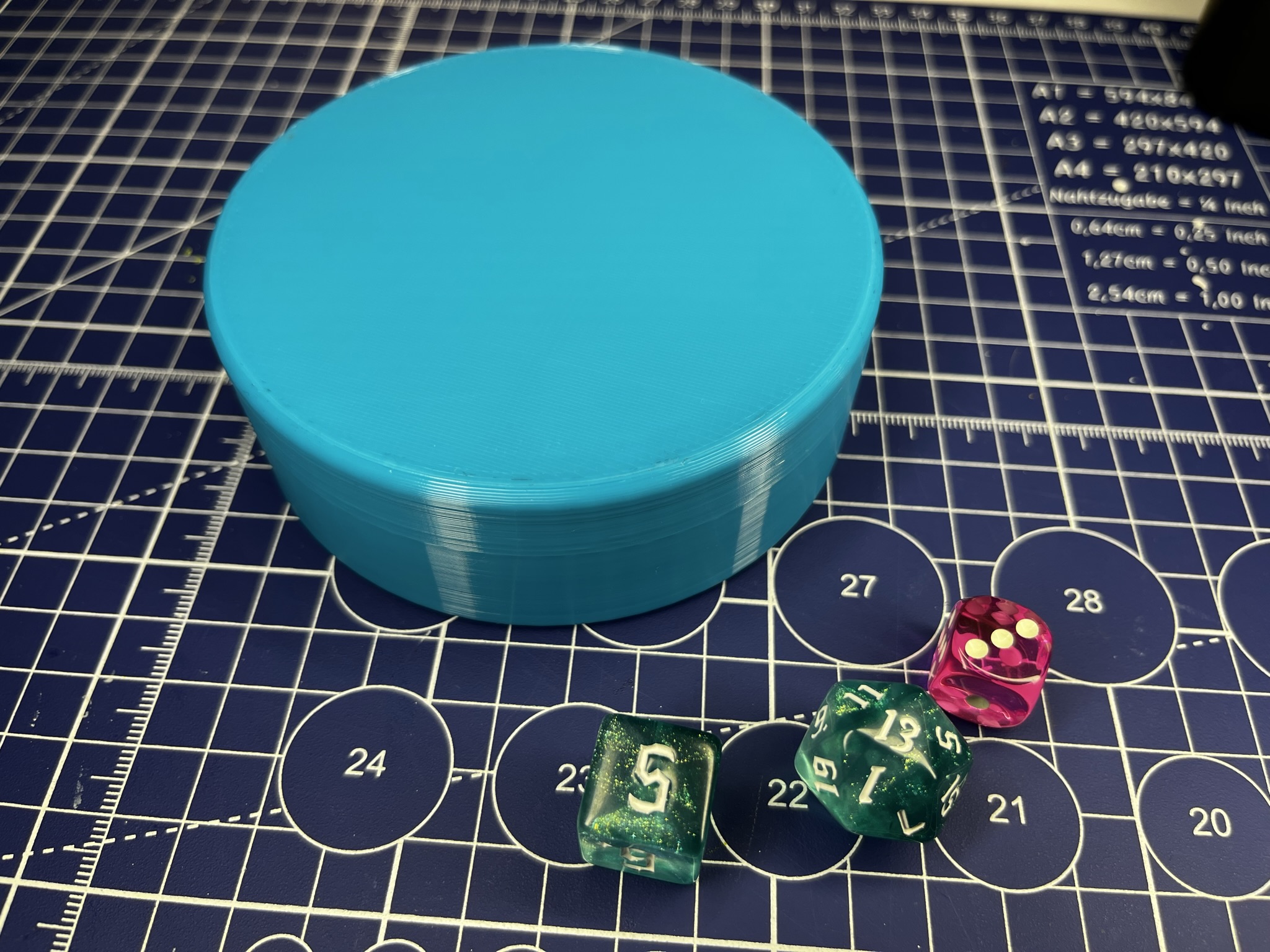 Round dice tray + storage (parametric) by David Elentok | Download free ...