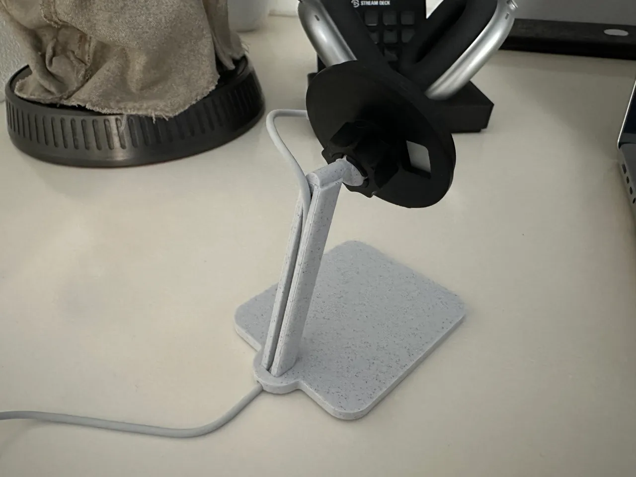 MagSafe iPhone Charging Stand by Bas van der Ploeg | Download free STL ...
