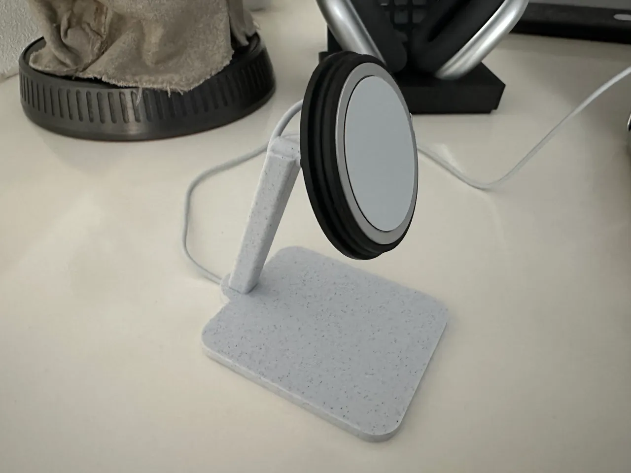 MagSafe iPhone Charging Stand by Bas van der Ploeg | Download free STL ...