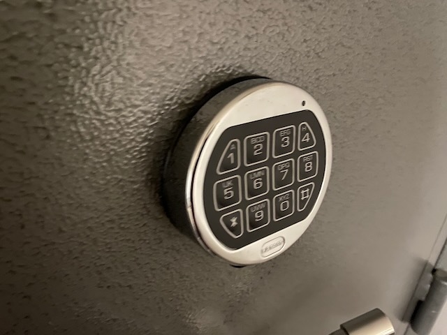 Winchester Safe Keypad Mount by ksanislo | Download free STL model ...