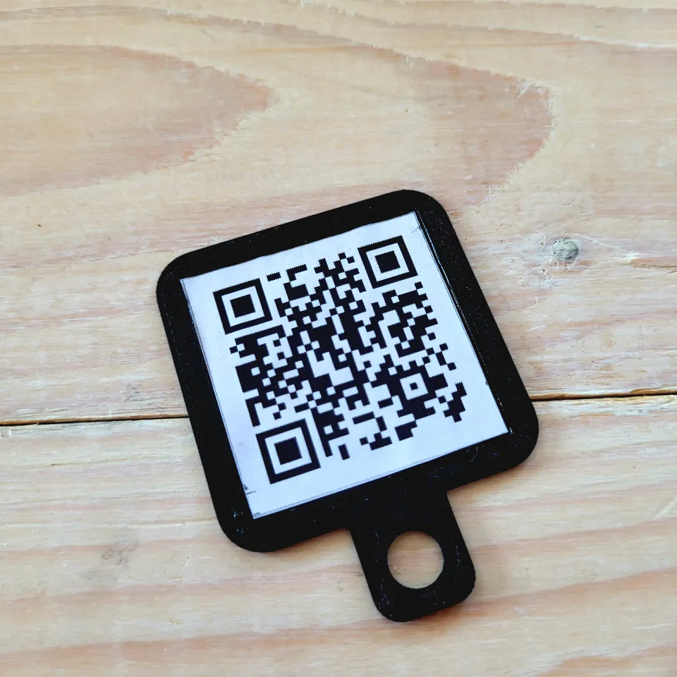 Stern insider connected QR code holder by Sboubman | Download free STL ...