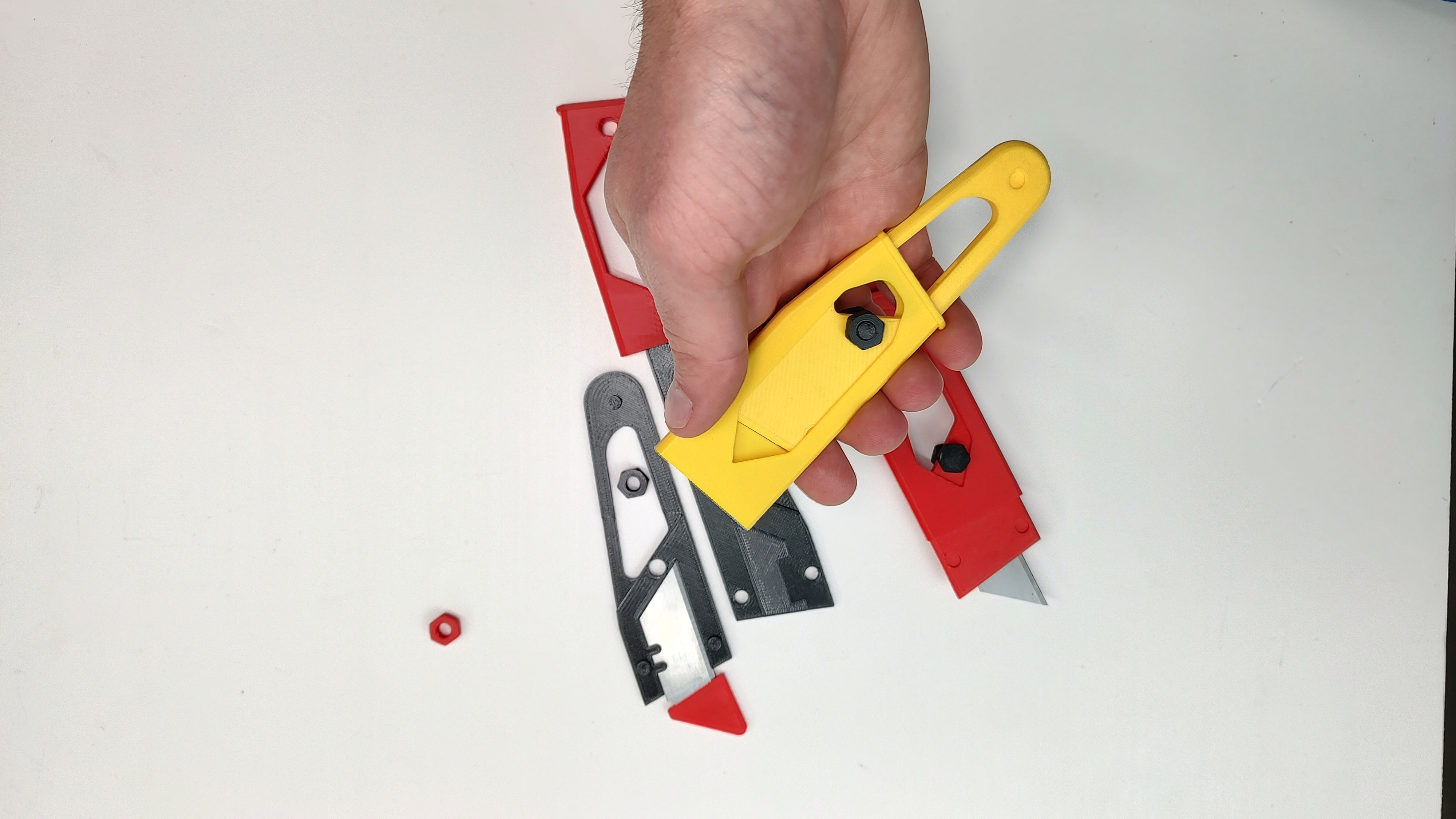 Utility Knife (box cutter) - retractable with blade safety cover by Asa ...