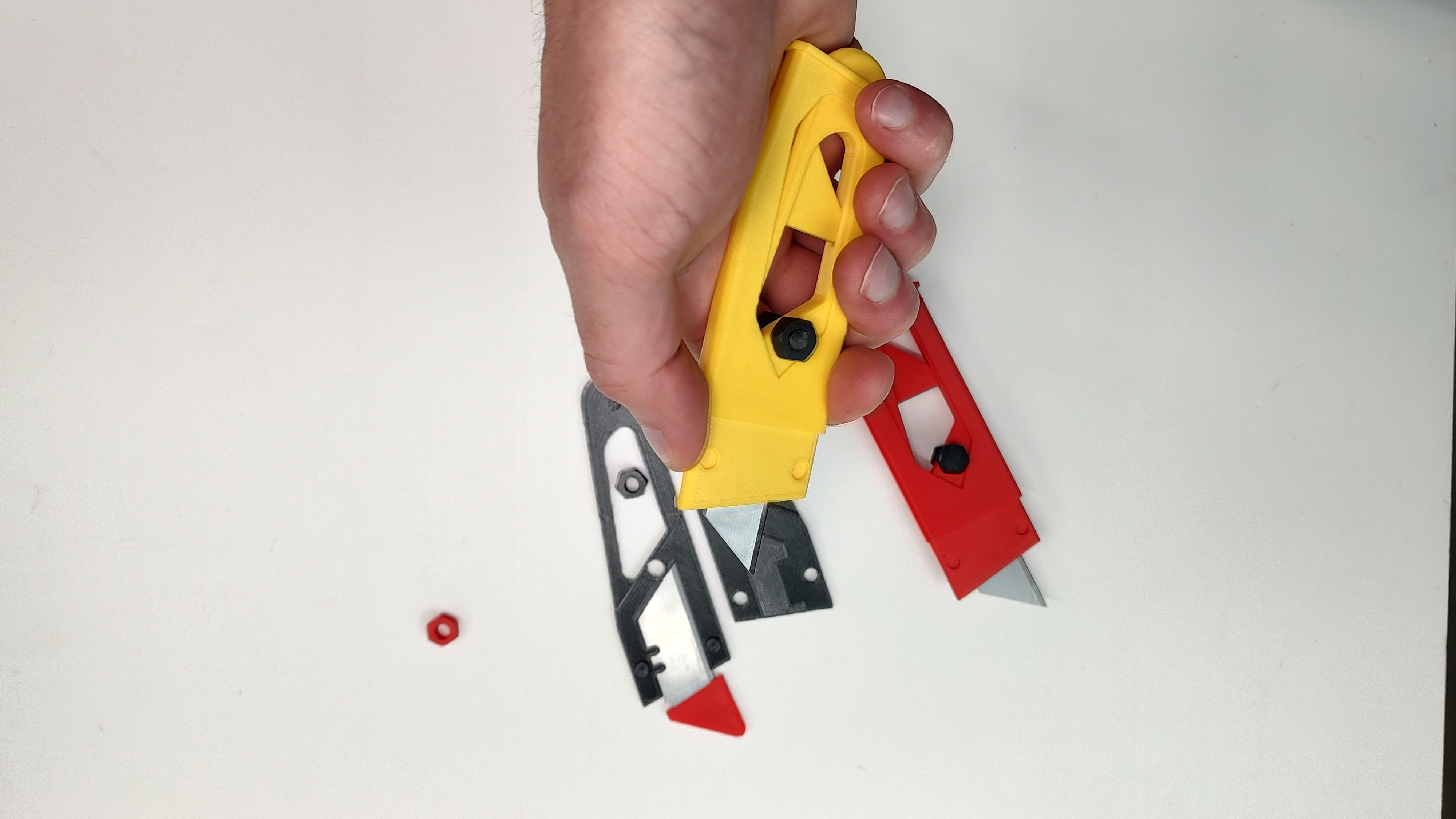 Utility Knife (box cutter) - retractable with blade safety cover by Asa ...