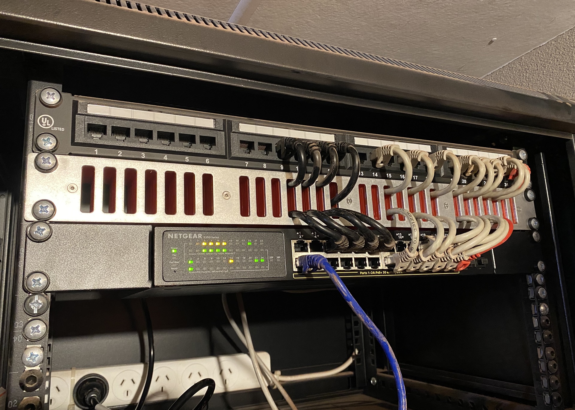 19" Rack cable management by Butcher9_9 | Download free STL model ...