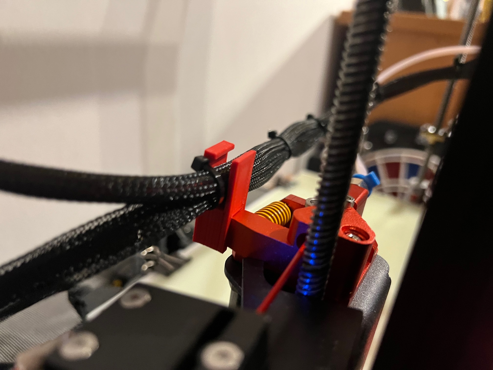 Cable holder for Extruder (e.g. Creality) by p_fabi | Download free STL ...