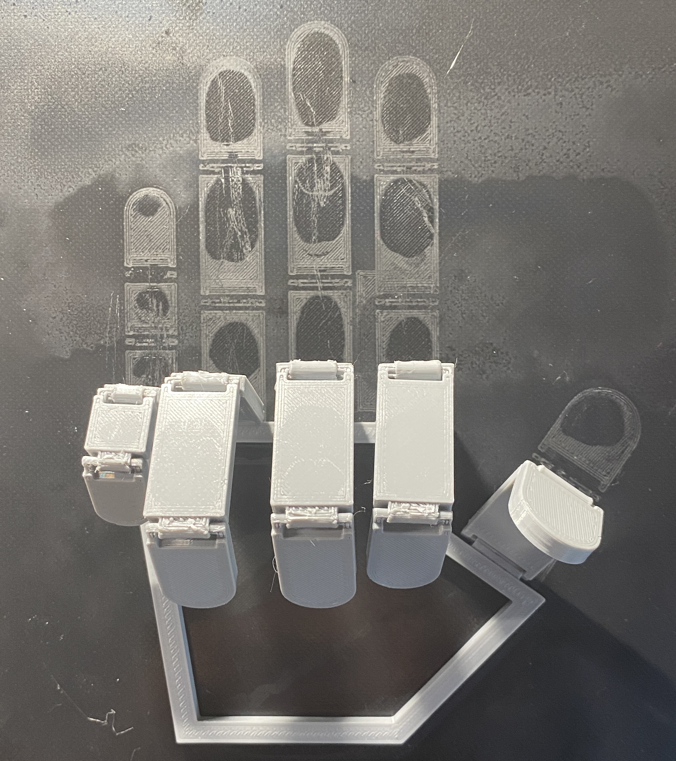 Flexi hand por zeaky03 | Descargar modelo STL gratuito | Printables.com