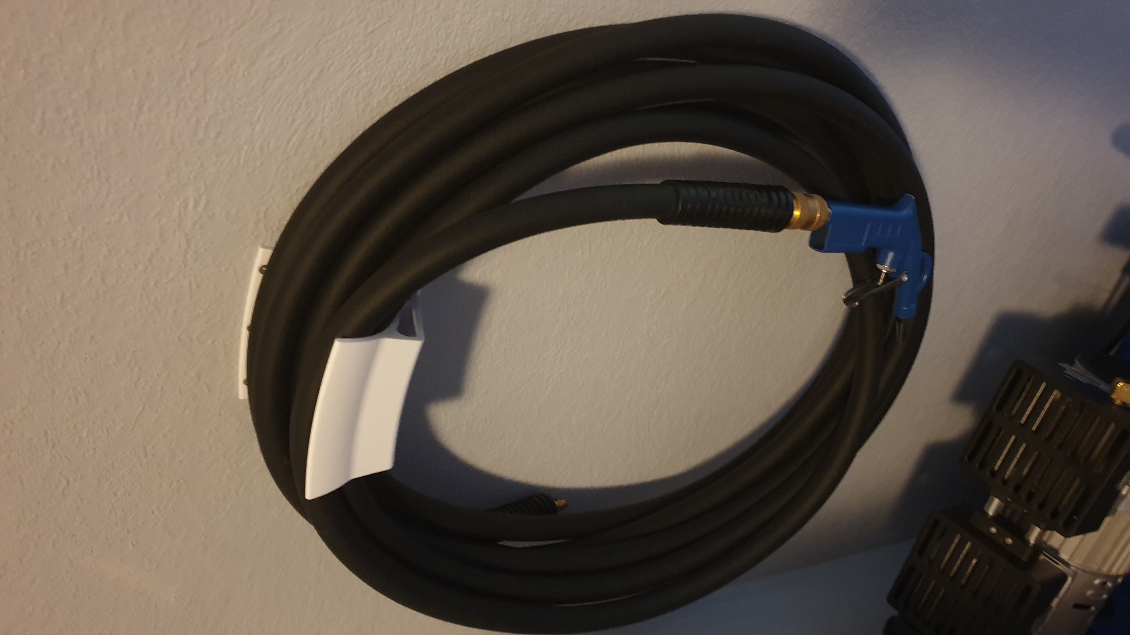 Parametric Hose bracket by Palwador | Download free STL model ...