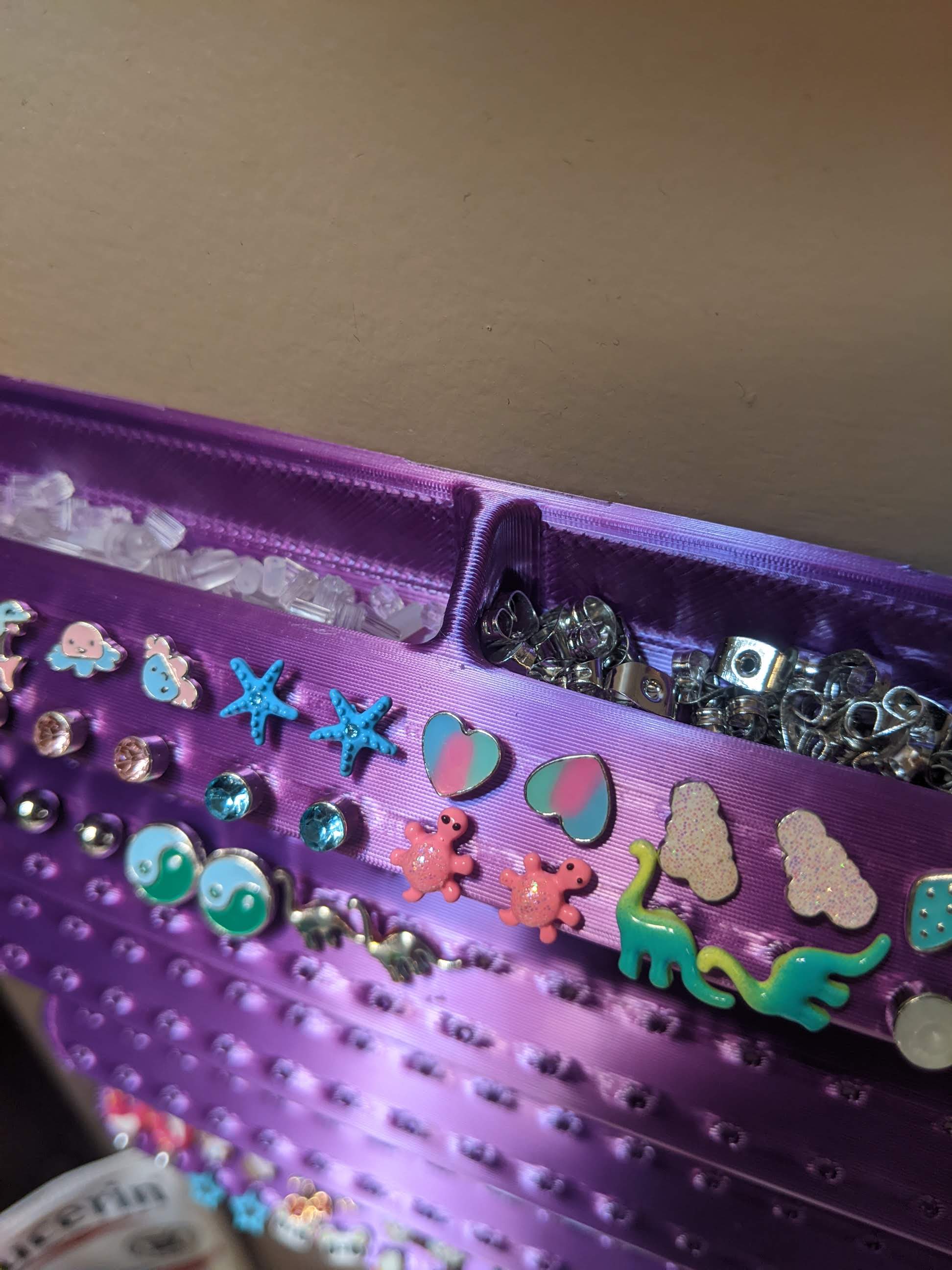 Earring Wall Rack Organizer v6 by Bryce Arkos | Download free STL model ...