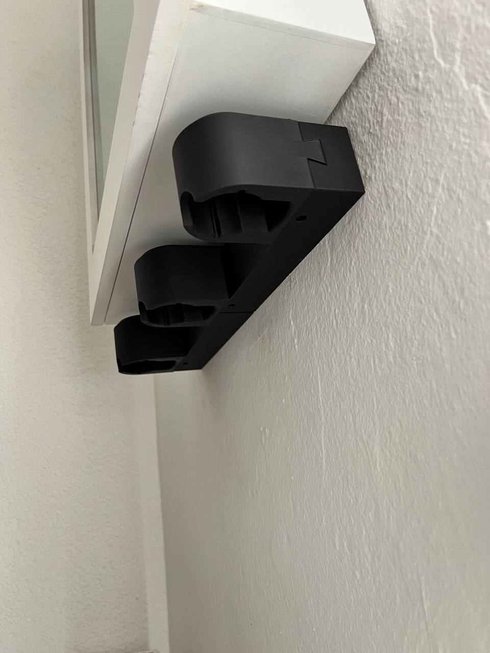 Triple Slot Dyson Accessories Wall Mount by Krope | Download free STL ...