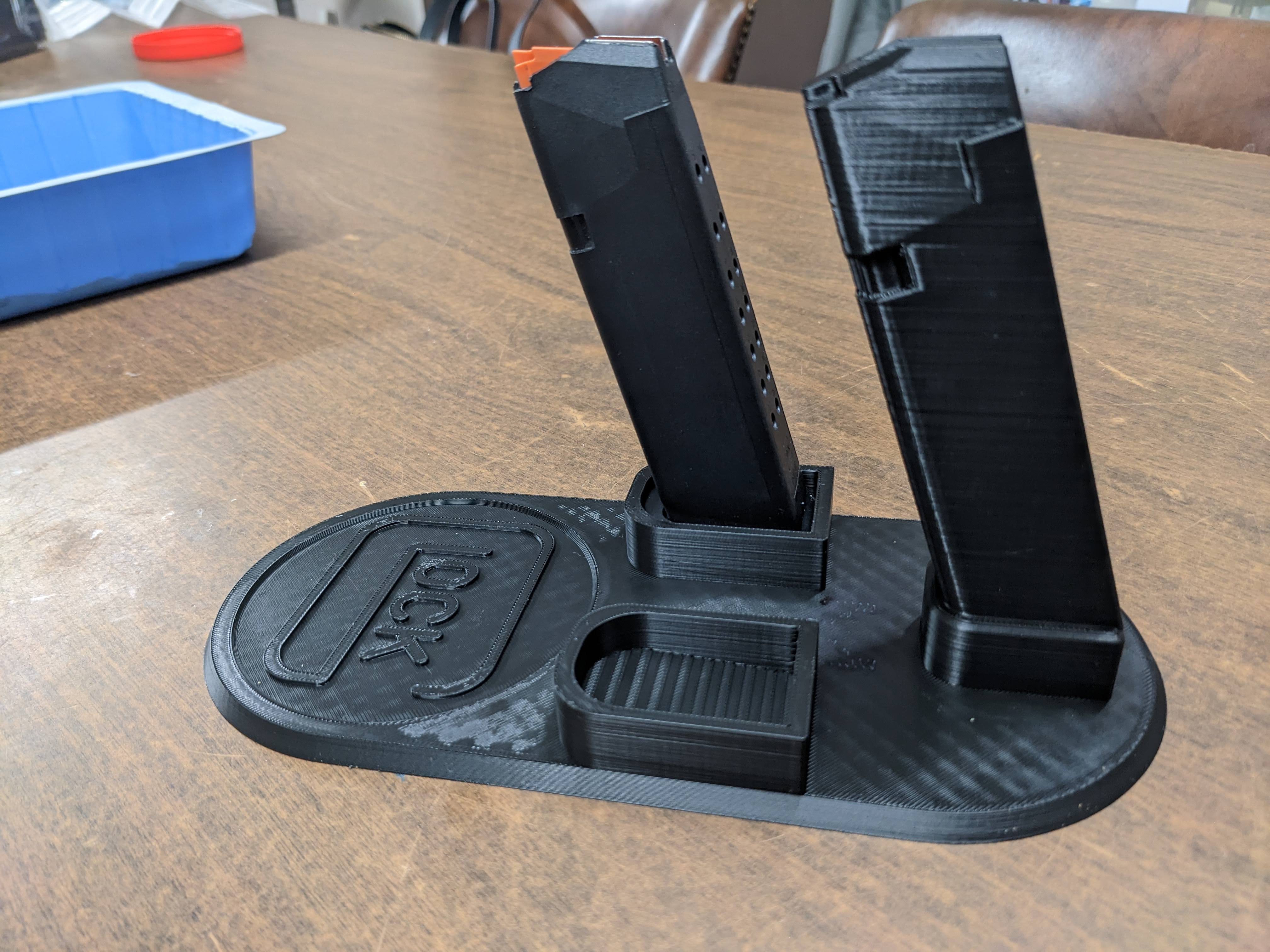 Glock Stand with 2 Mag holders, GEN 5 Compatable von jordan ...