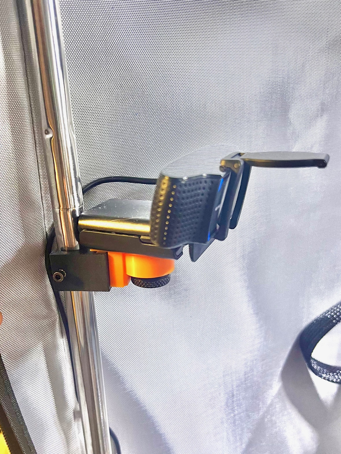 Printer Tent Enclosure Pole Mount with M3 hole by Devon Pucel ...
