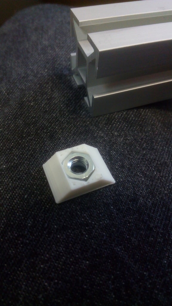 M6 Nut casing for profile 30x30mm by Jan Pichrt | Download free STL ...