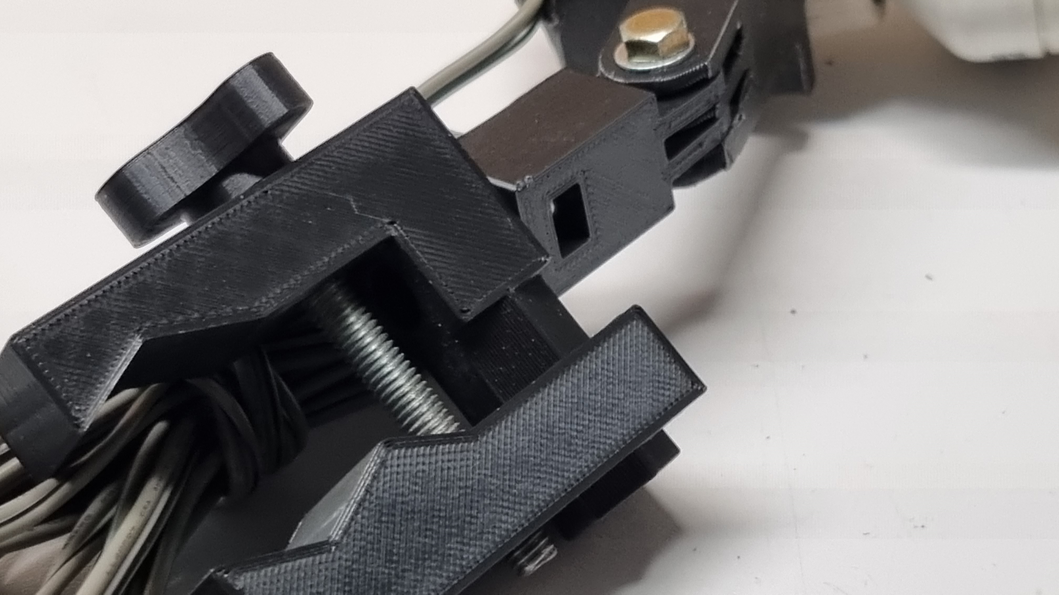 Quick clamp for round and square tubes but also flat surfaces, no ...