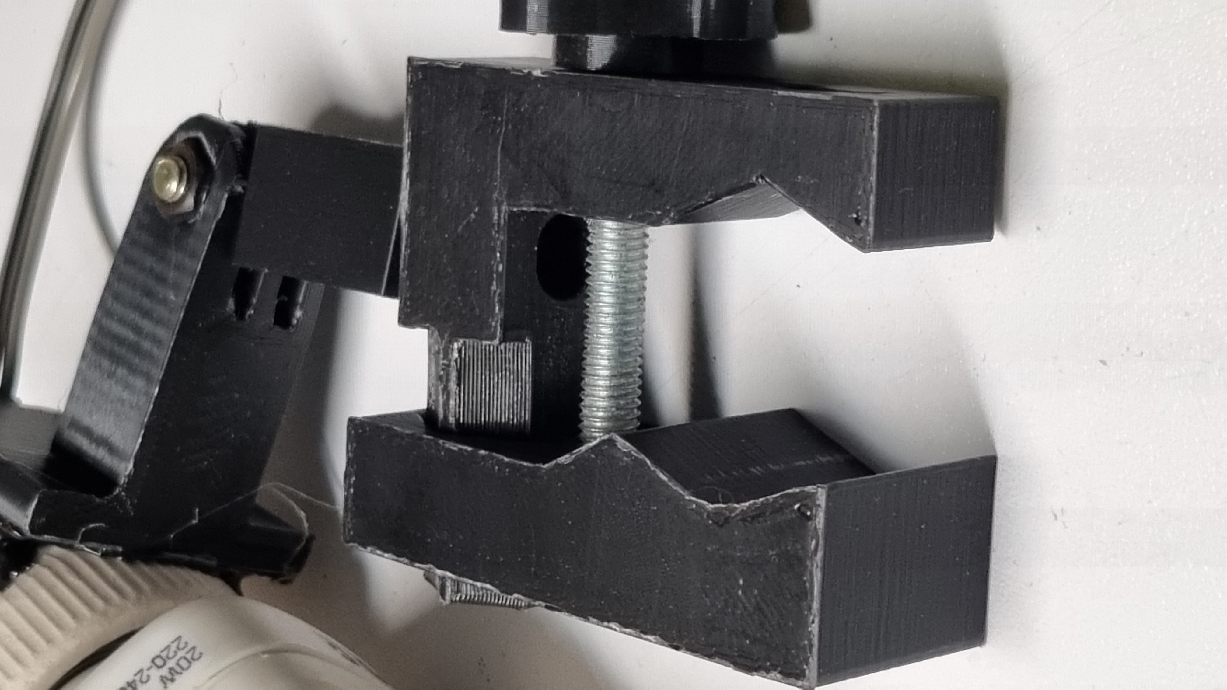 Quick clamp for round and square tubes but also flat surfaces, no ...