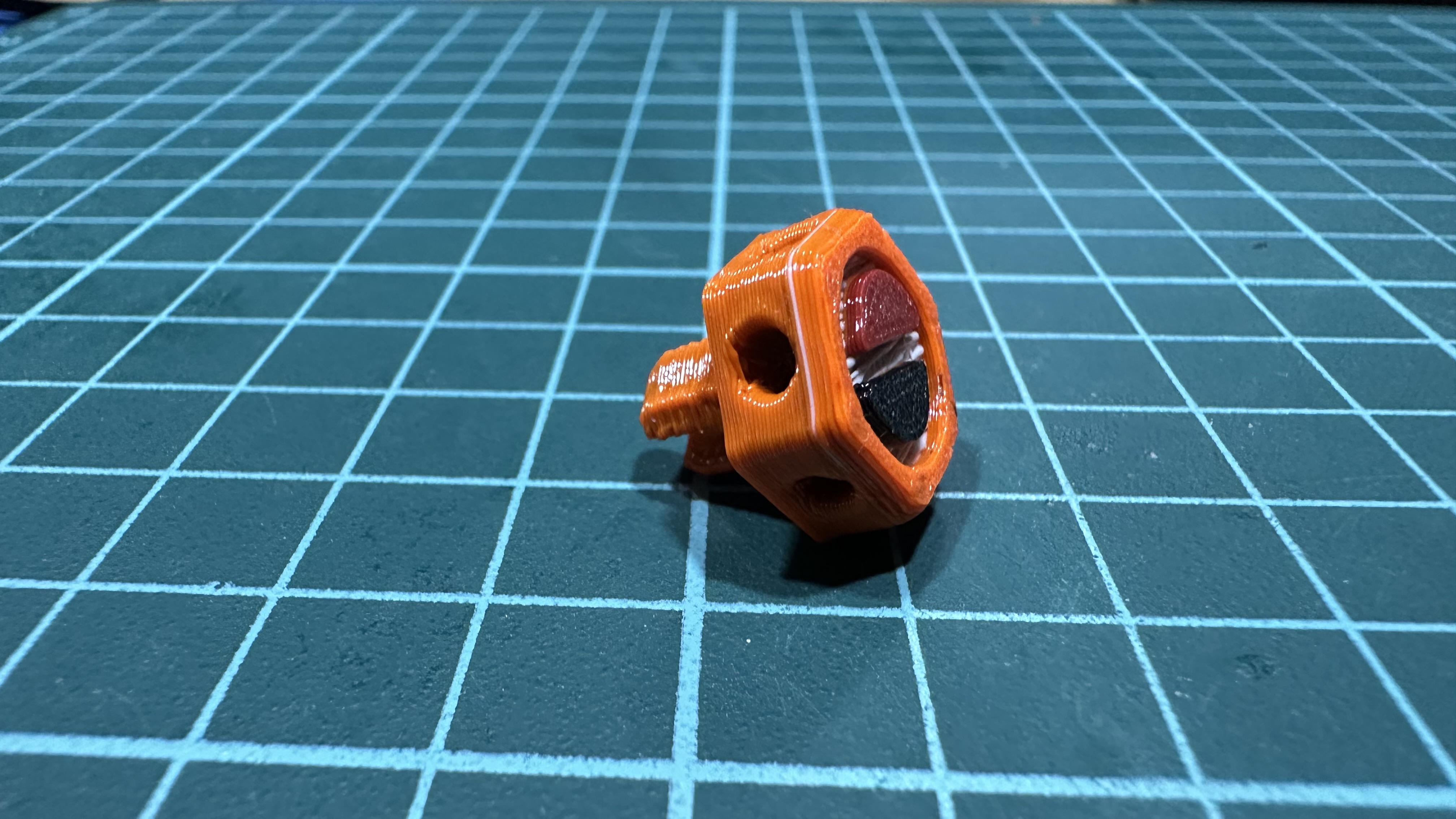 Filament Pin for Hexagonal Prusament Spool by Clamikra | Download free ...