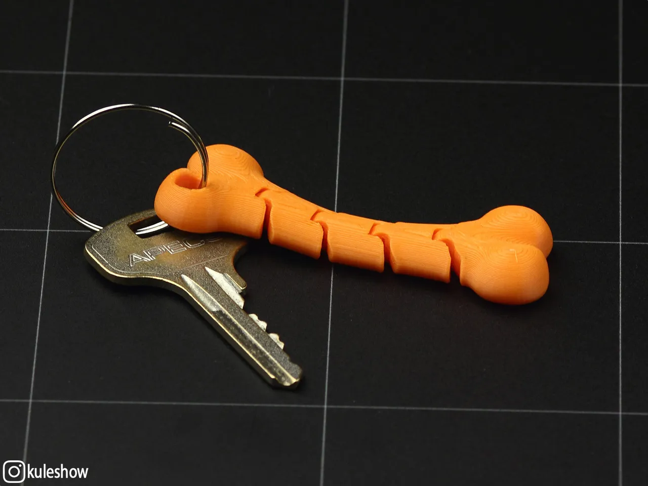 Flexible Bone keychain by bigovereasy | Download free STL model ...