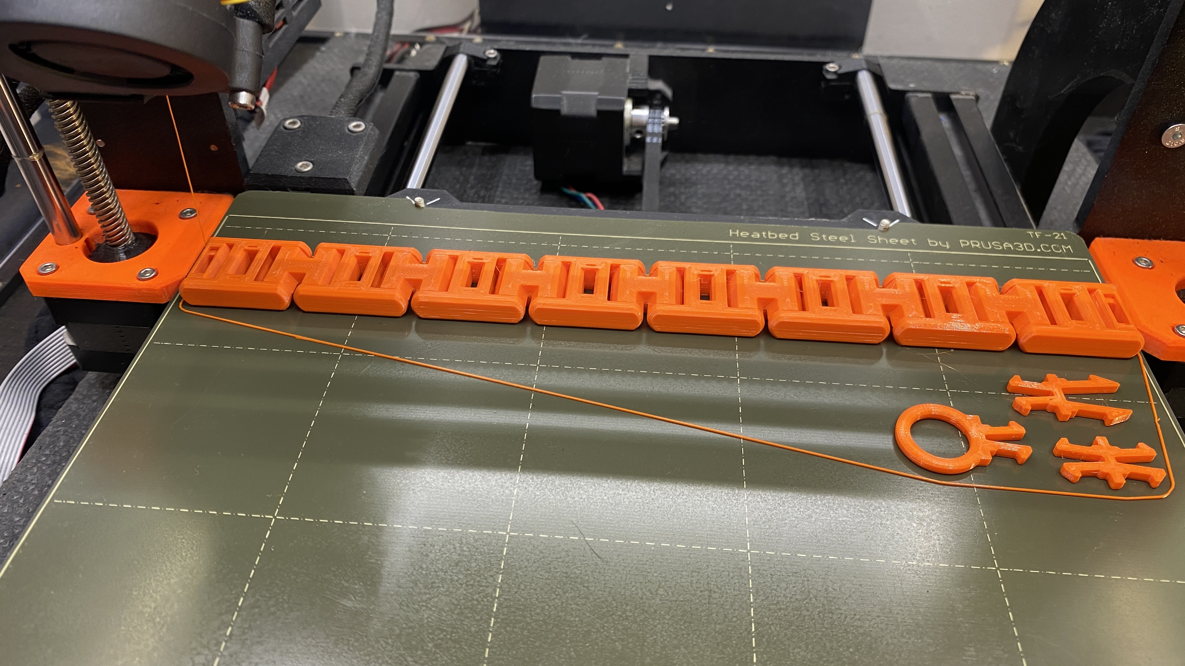 Flexible universal holder by Dušan | Download free STL model ...