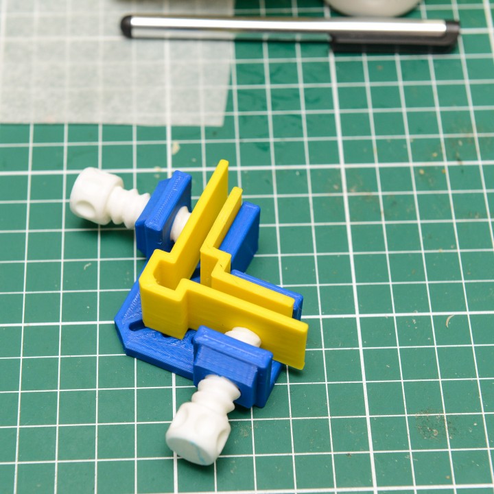 Mini Craft Corner Clamp by Clockspring | Download free STL model ...