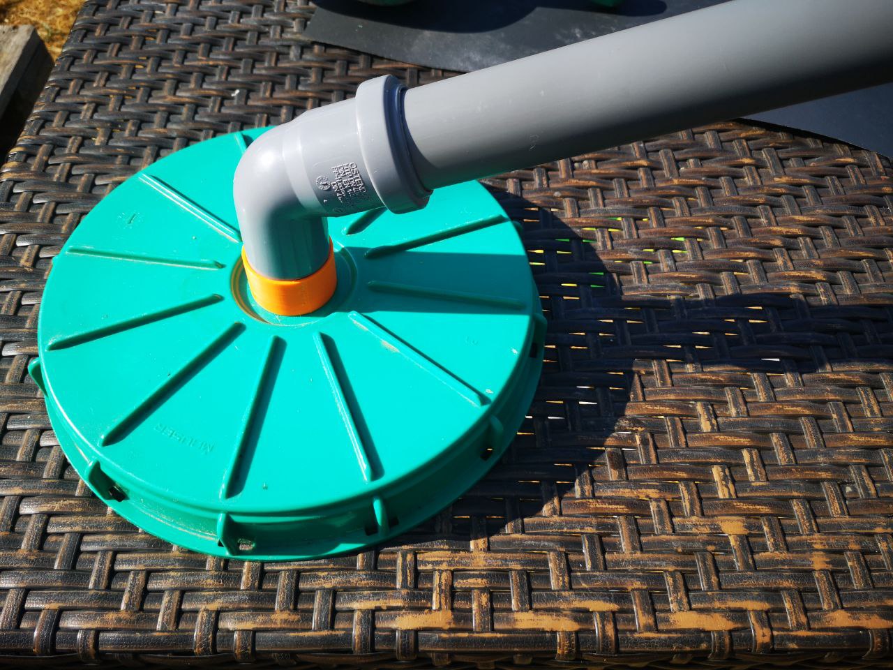 DN40 funnel in IBC tank lid by Caveman | Download free STL model ...