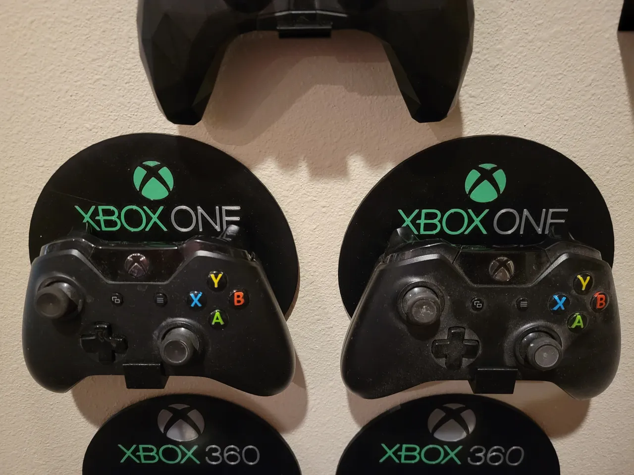 Xbox One Controller Wall Mount by Shabubu | Download free STL model ...