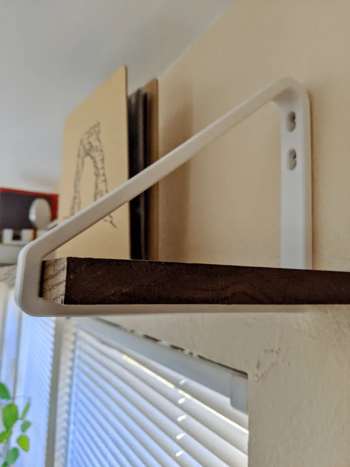triangular shelf bracket