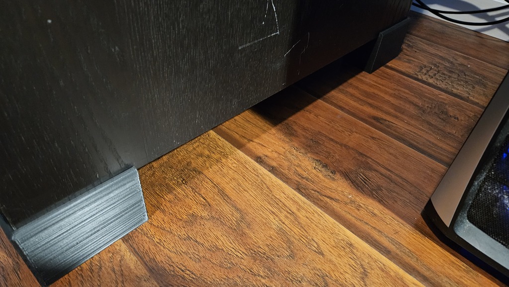 Desk Furniture Bed Risers Legs by ZR | Download free STL model ...