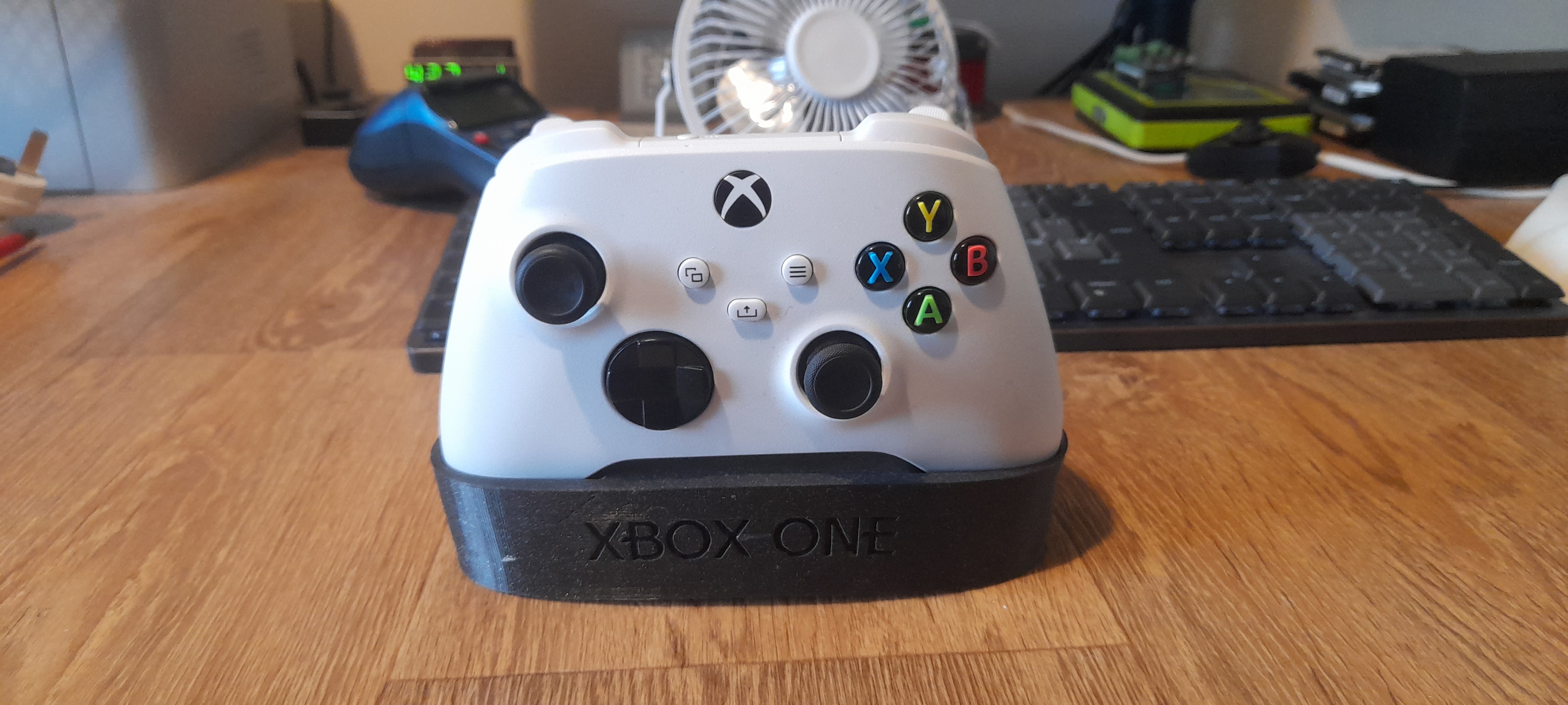 Xbox Series S controller stand by smooth_jamie | Download free STL ... Xbox Series S controller stand by smooth_jamie | Download free STL ...