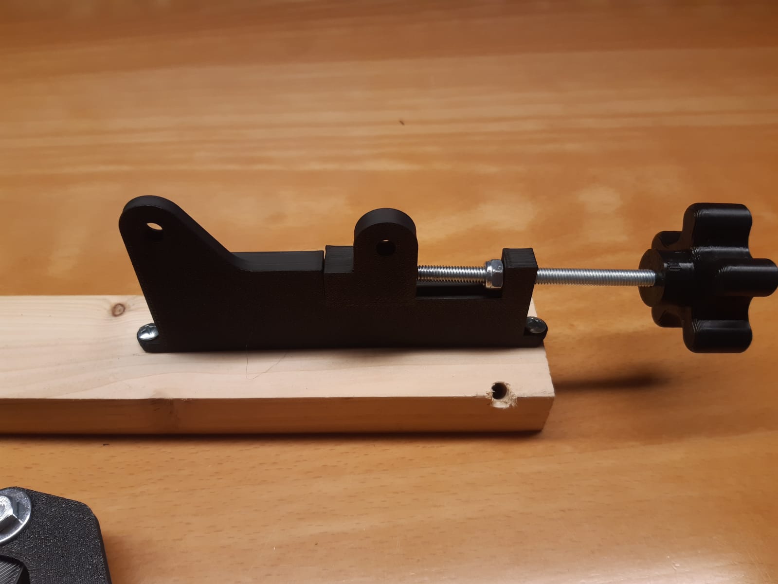variable horizontal toggle clamp by pflotschhoger | Download free STL ...