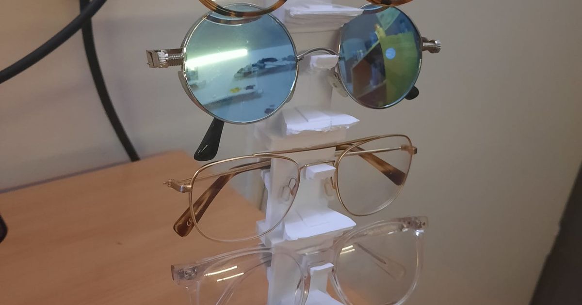 Eyeglass/Sunglass holder tower by Joris Mooij | Download free STL model ...