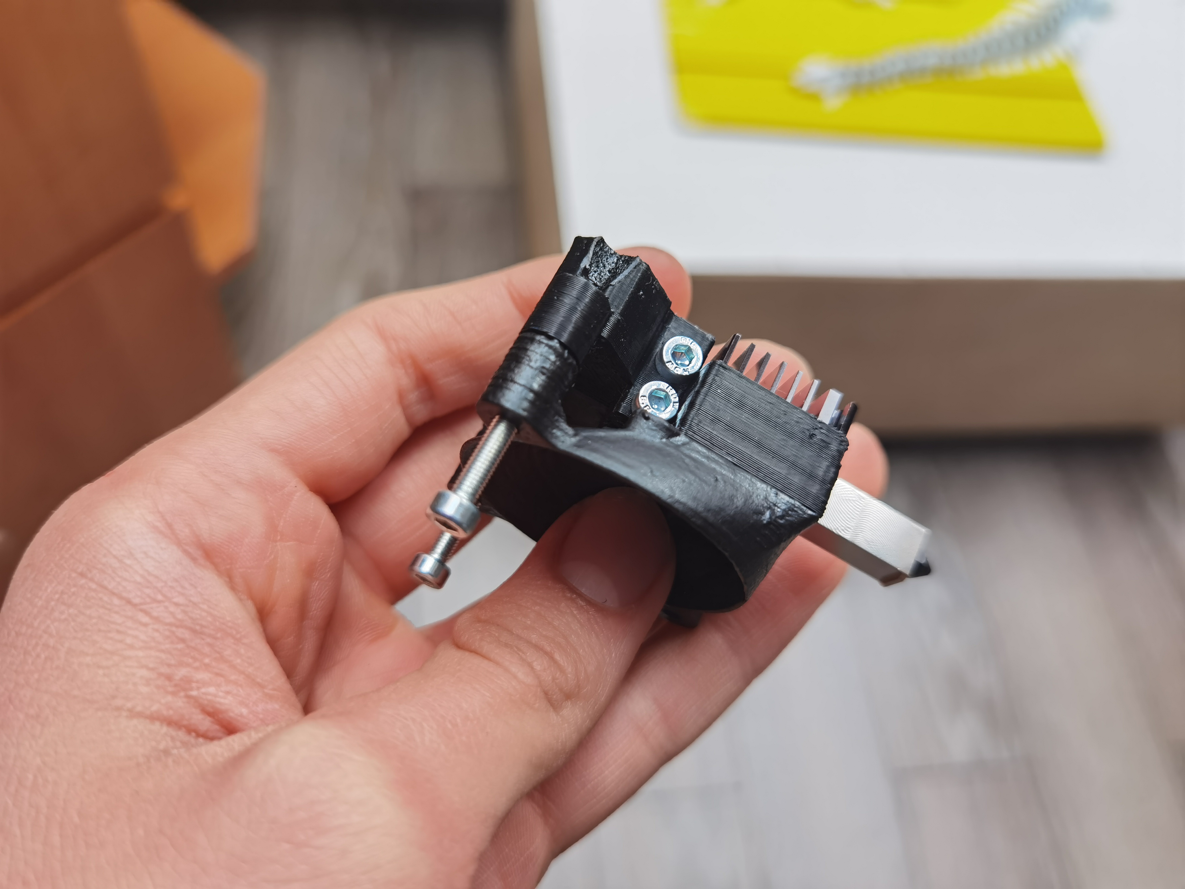 Eva 2.4 Bambu Lab hotend mount by Drak | Download free STL model ...