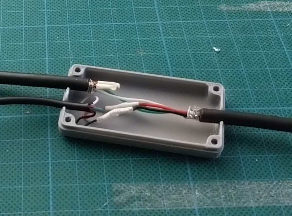 Cable splitting case by blkhd | Download free STL model | Printables.com