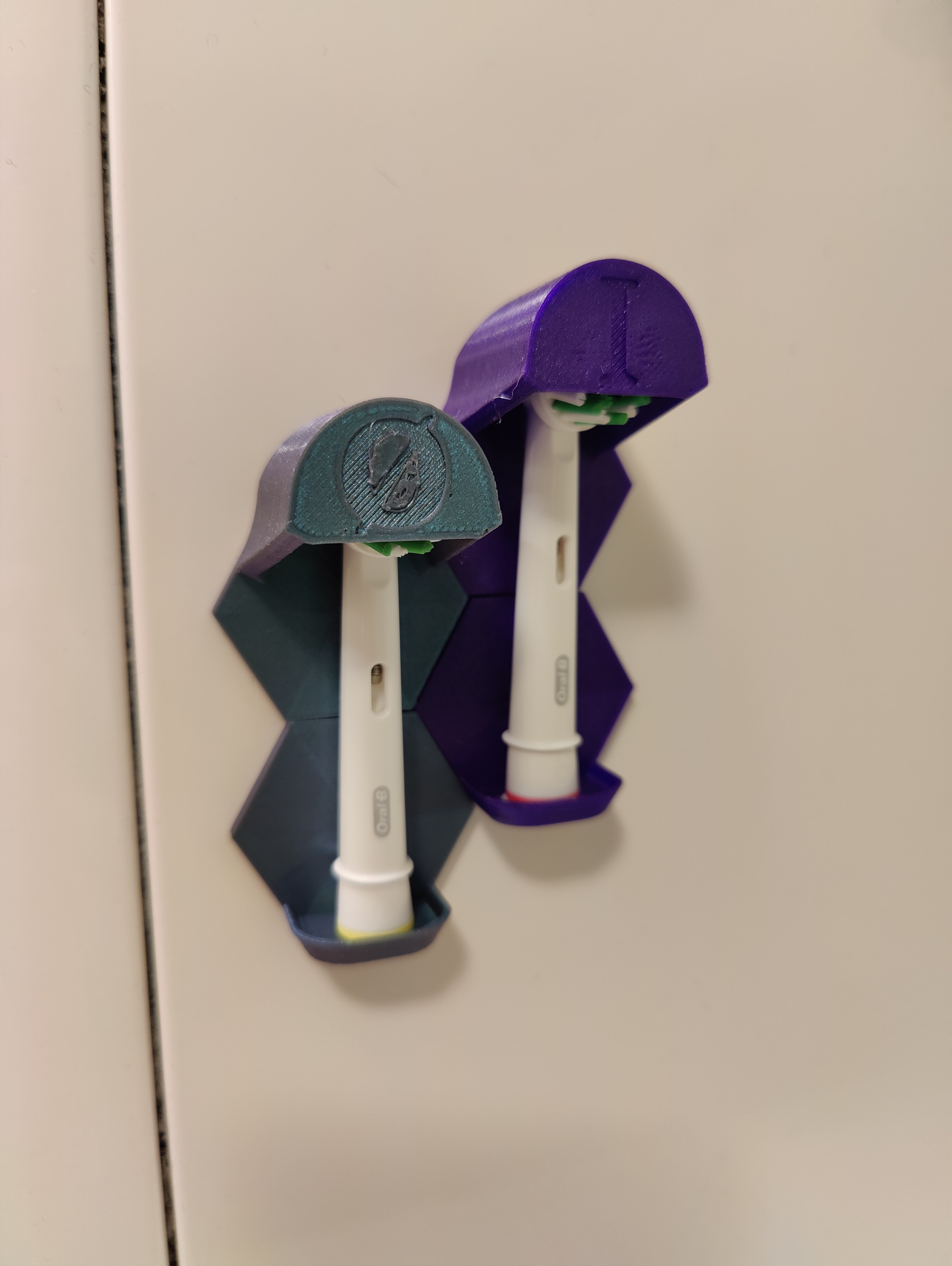 Magnetic toothbrush holder (for Oral-b brushes) by oyvindl | Download ...