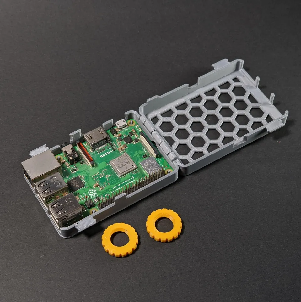 829 Hinged Pi3B Case by Clockspring | Download free STL model ...