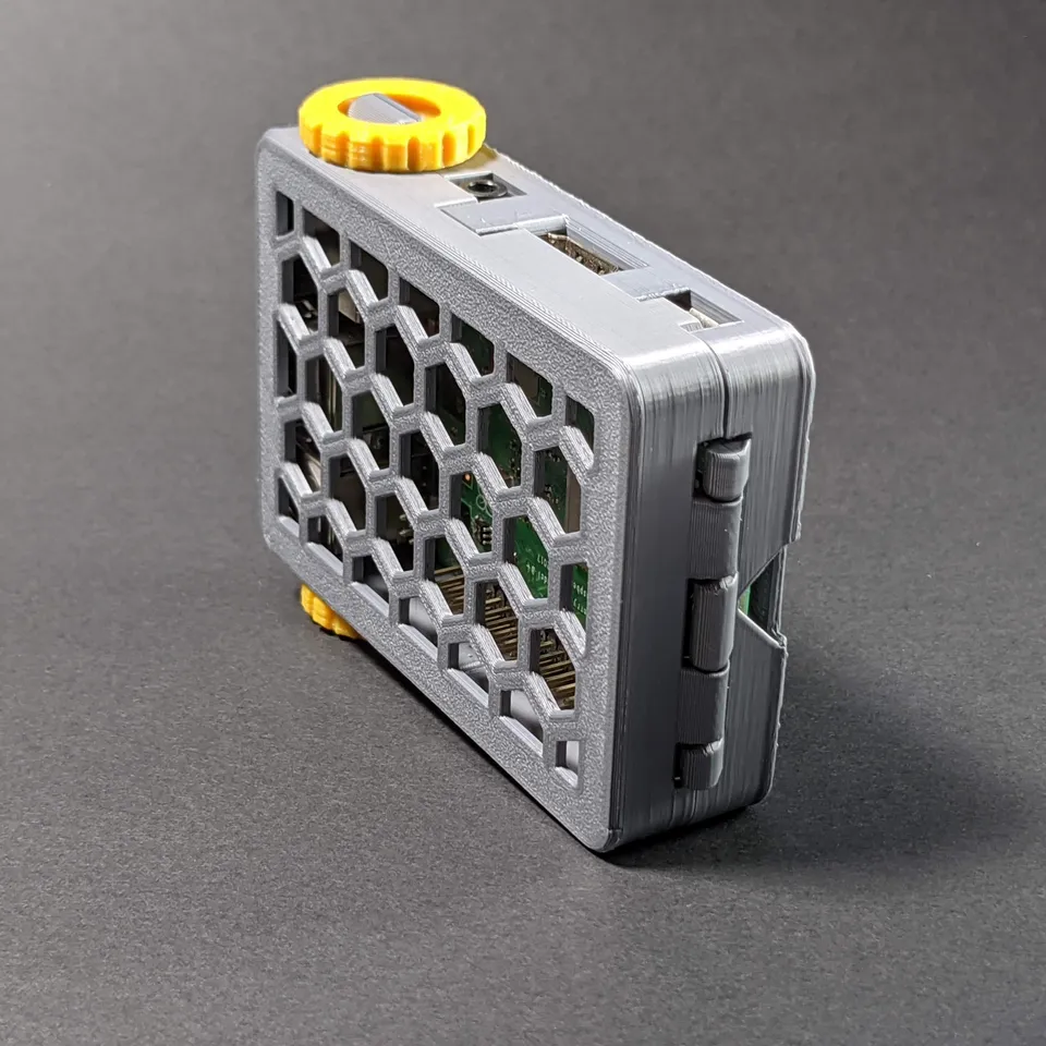 829 Hinged Pi3B Case by Clockspring | Download free STL model ...