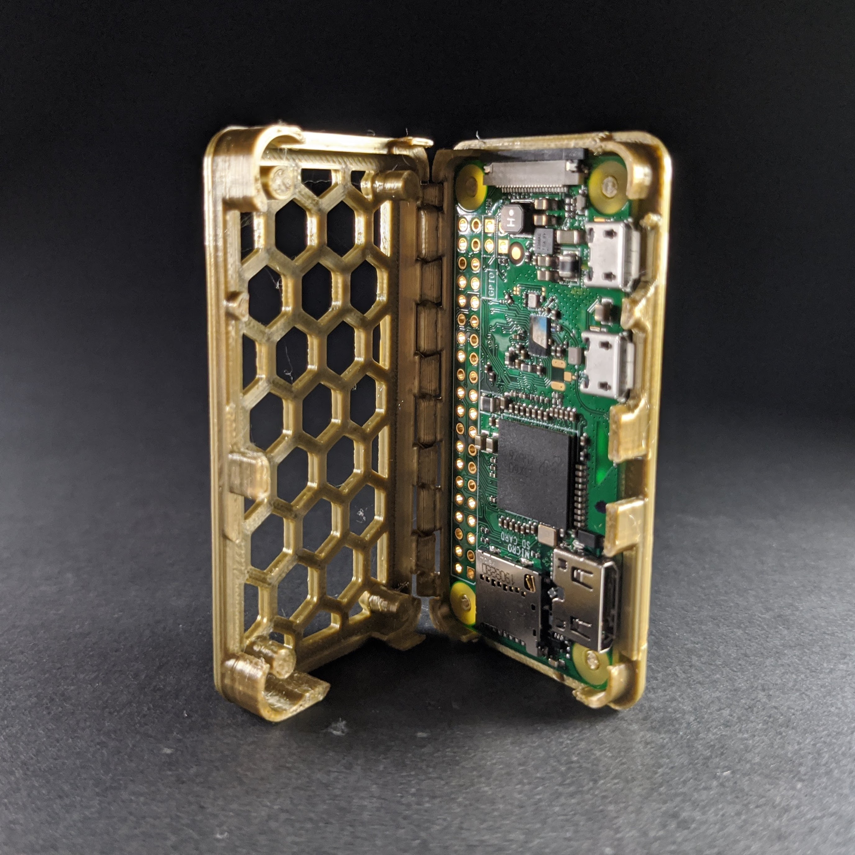 826 Hinged Pi Zero W Cases by Clockspring | Printables Store