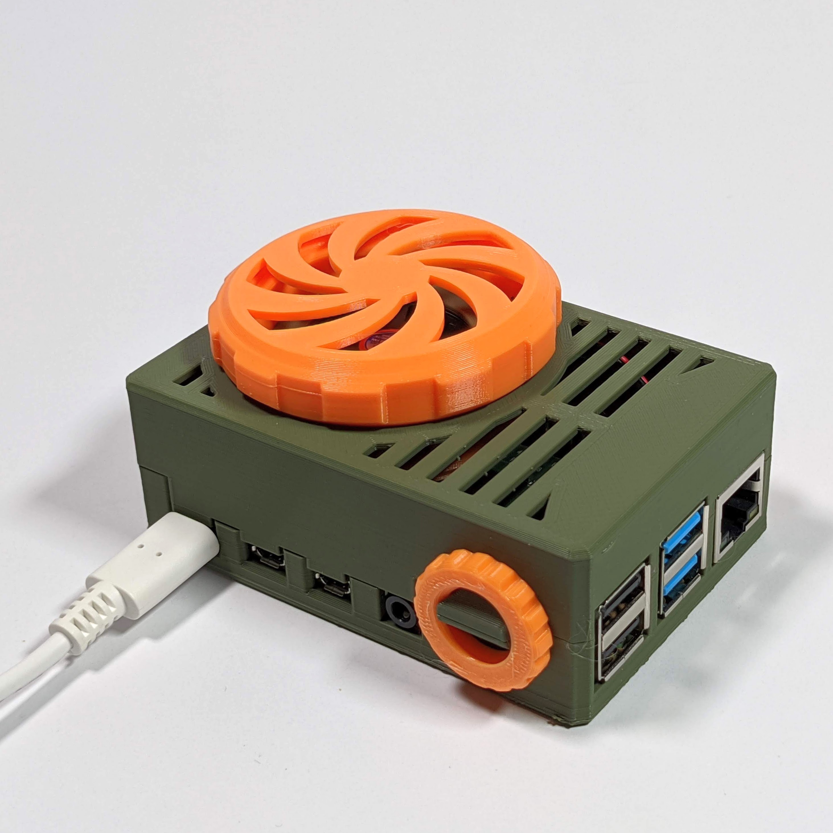 818 Pi4 Breezy Case by Clockspring | Printables Store