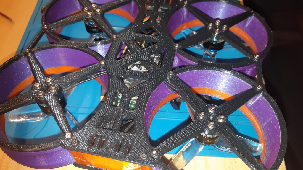 CinePunk3 R3 - 3D printed cinematic quadcopter frame by L3M4R ...