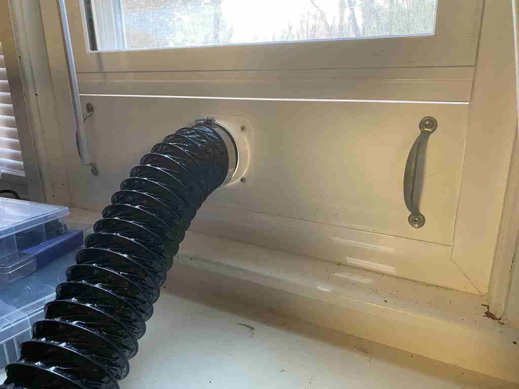 SnapMaker Enclosure Hose Connector by S.Goelzer | Download free STL ...