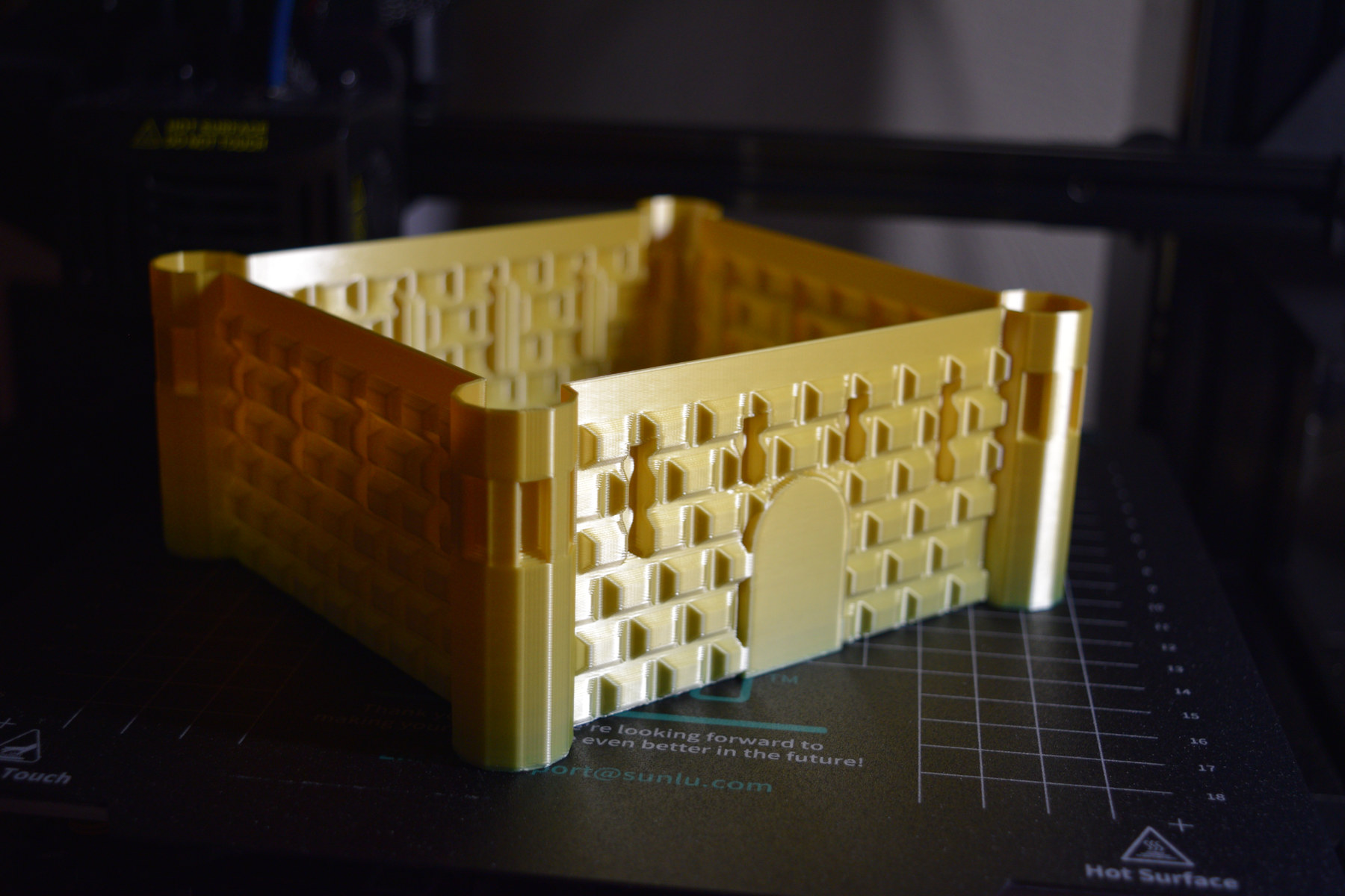 Castle Keep Storage Box (Vase Mode) by Salamander_UK | Download free ...