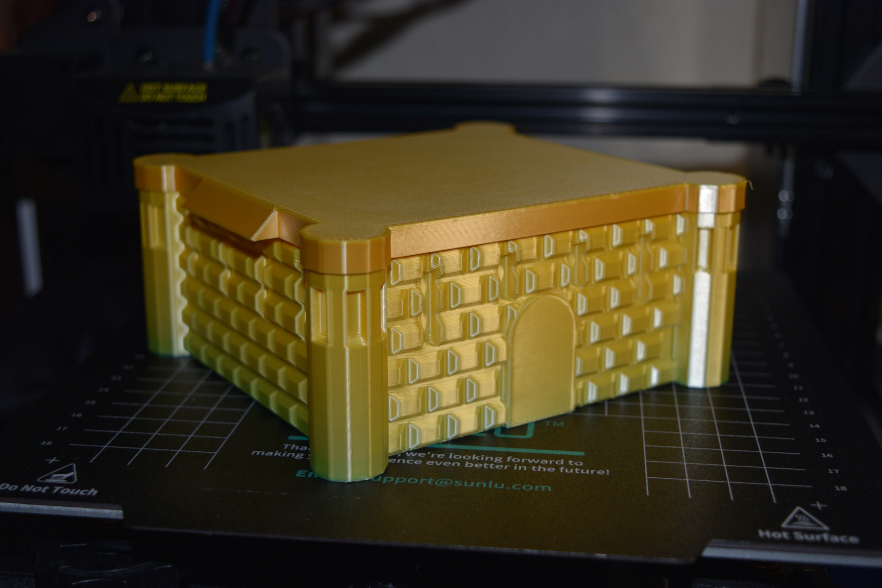 Castle Keep Storage Box (Vase Mode) by Salamander_UK | Download free ...