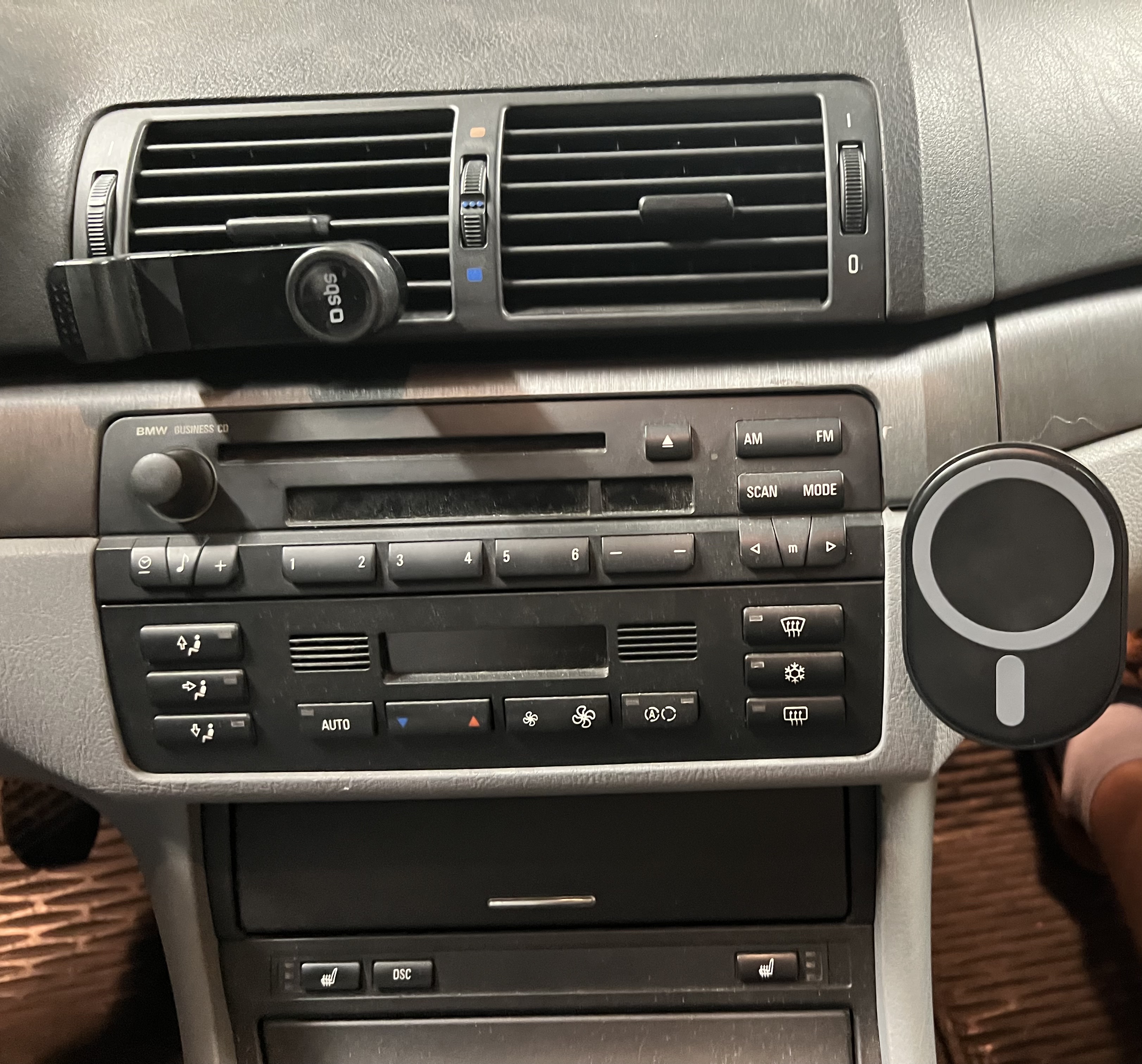E46 Phone mount by Samuel Moor | Download free STL model | Printables.com