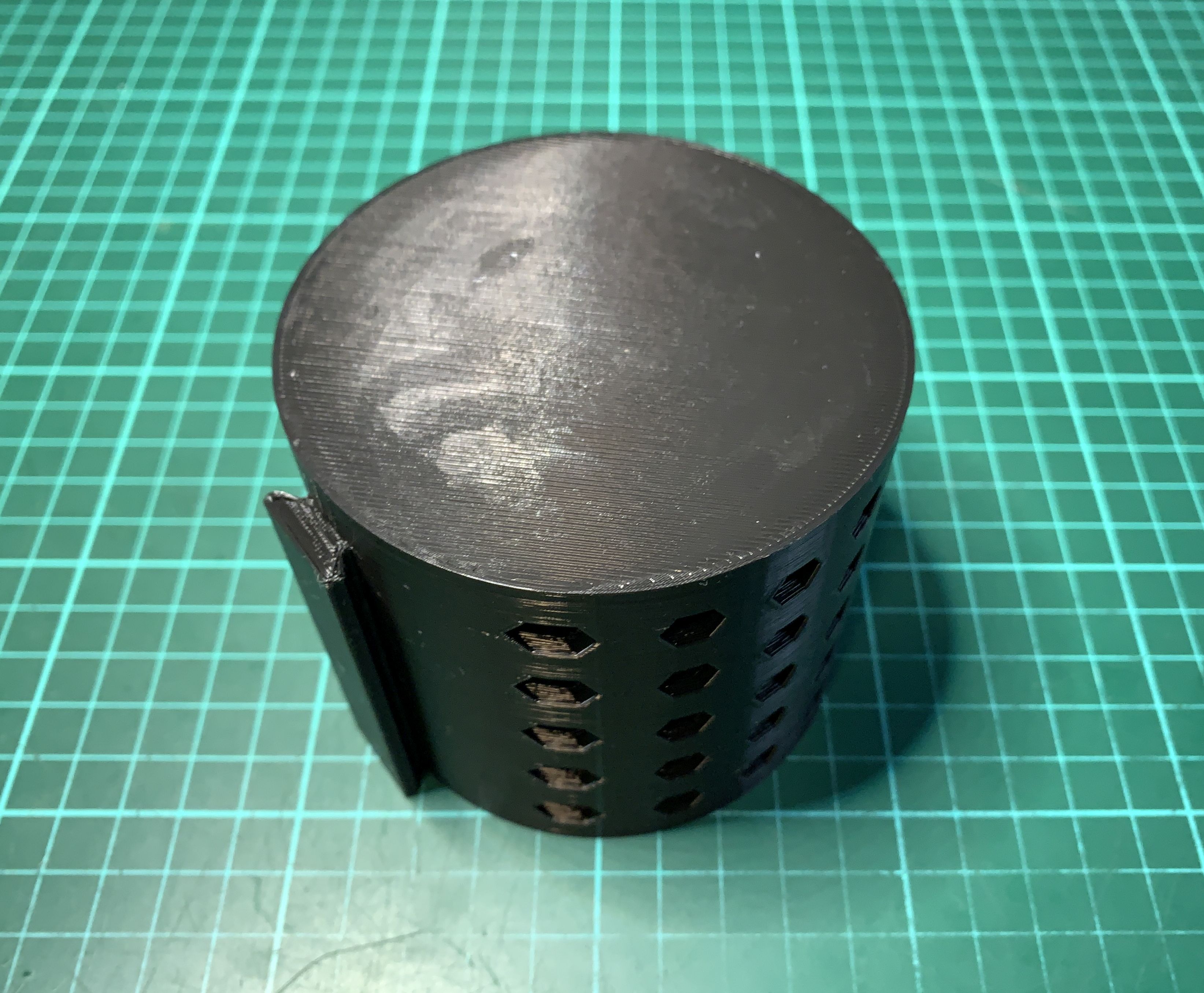 Desk Edge Bottle and Headphone Holder 2b by Wiseone | Download free STL ...