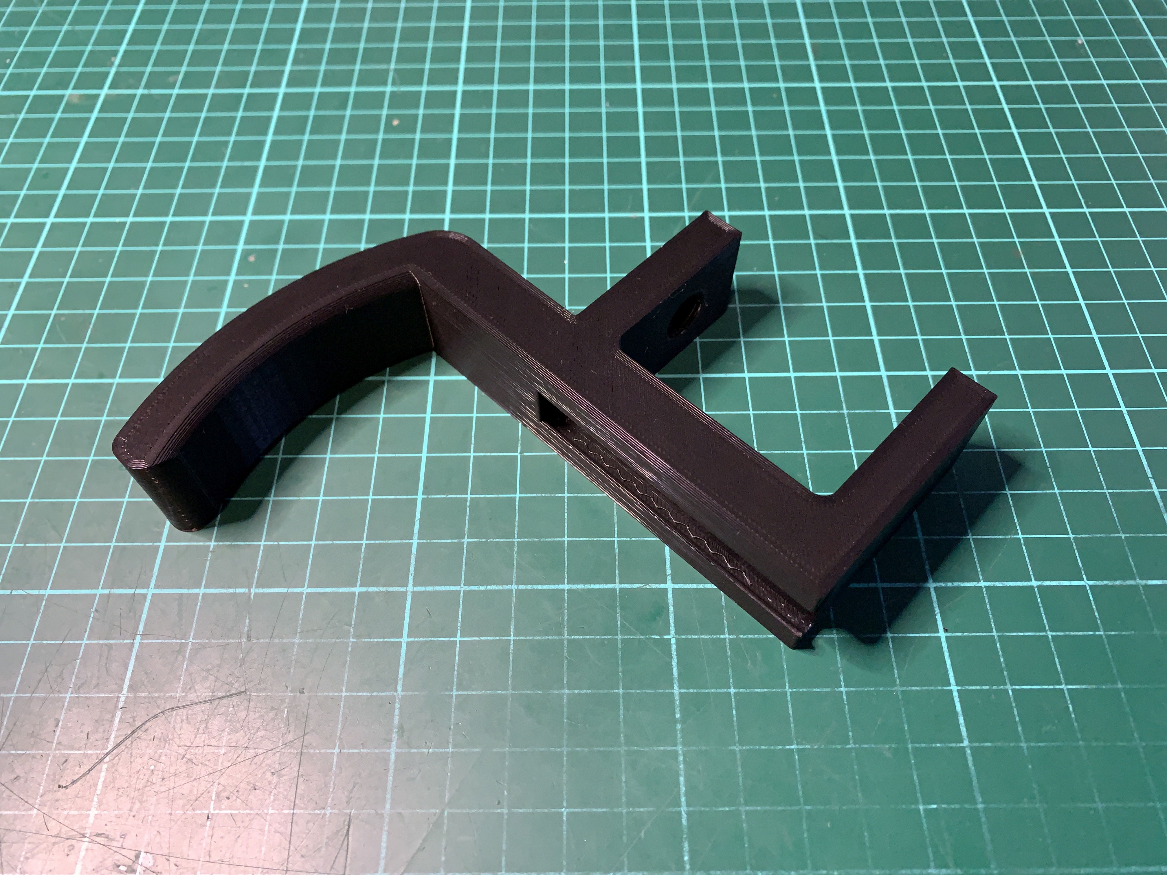 Desk Edge Bottle and Headphone Holder 2b by Wiseone | Download free STL ...