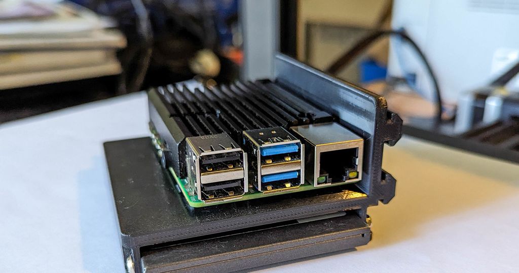 Raspberry Pi 4 mount with Armor Heatsink and SSD by Oggie | Download ...