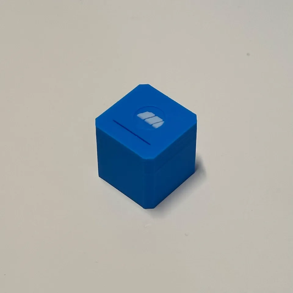 Disposable Snap-off Knife Blade Bin by vilicvane | Download free STL ...