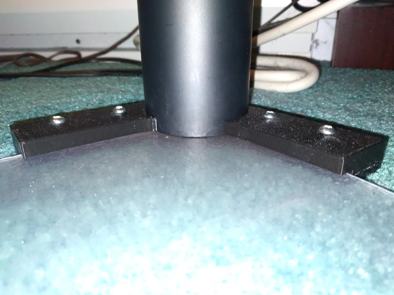 Anti sliding bracket for floor chair mat by Benoît Lussier | Download ...