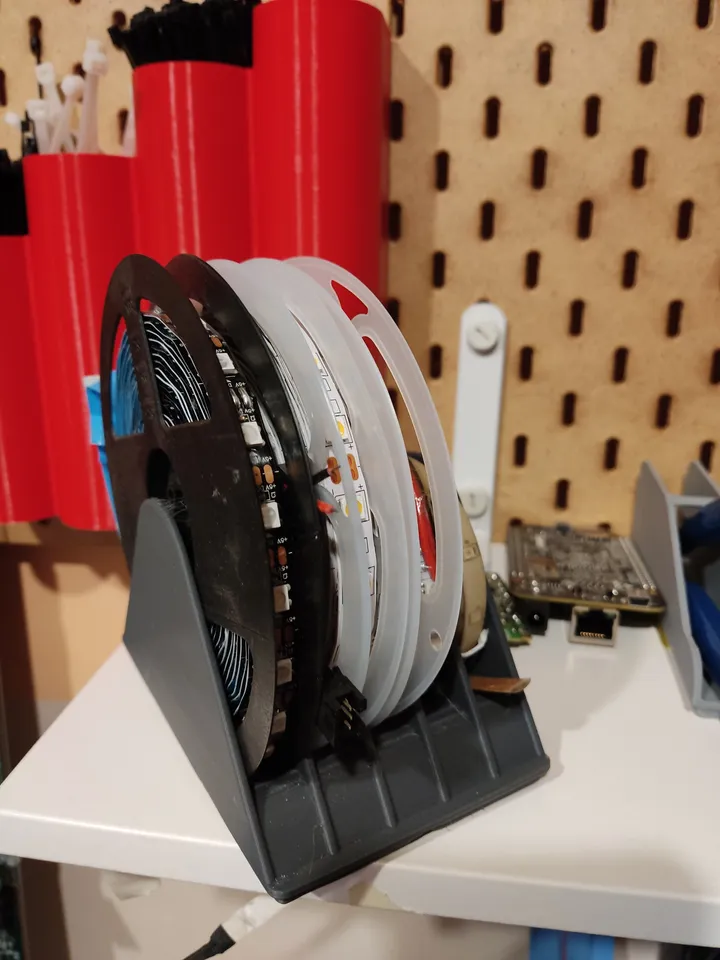 Gridfinity Led Strip holder by Joaquin | Download free STL model ...